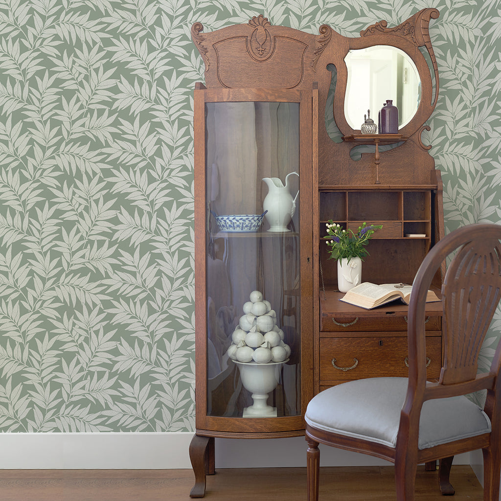 2970-26122 Morris Green Leaf Wallpaper – wallcoveringsmart